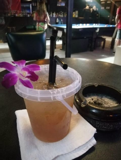 Пенсіонерка повністю оголилася у готелі після того як випила отруєний алкоголь — Цікaвинки