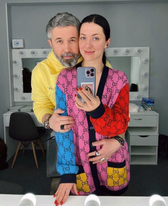 Дружина Сергія Бабкіна відповіла хейтерам на гнів щодо виїзду музиканта