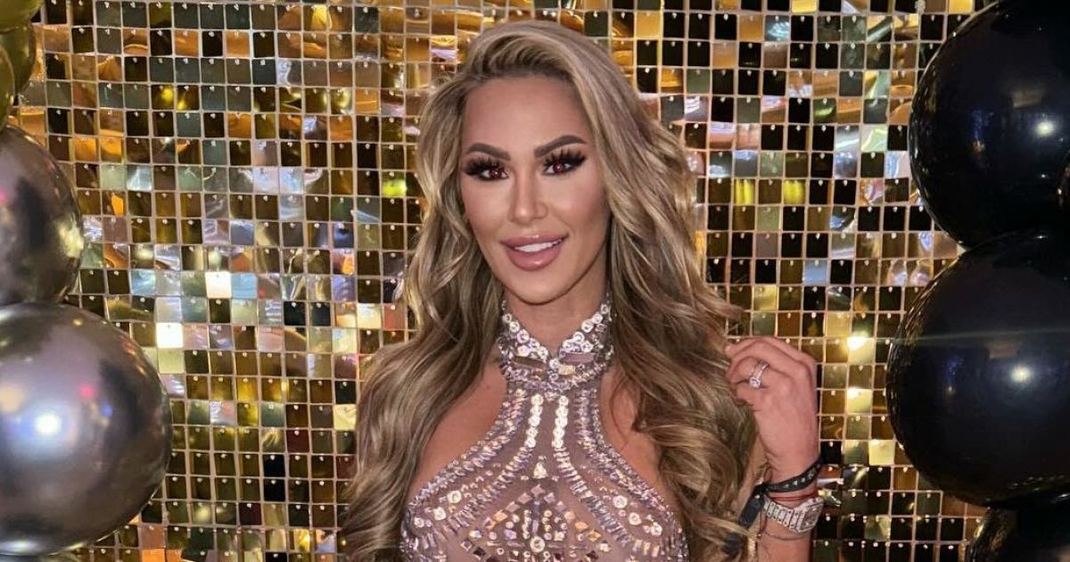Модель Playboy прийшла на новорічну вечірку без білизни і в 3943