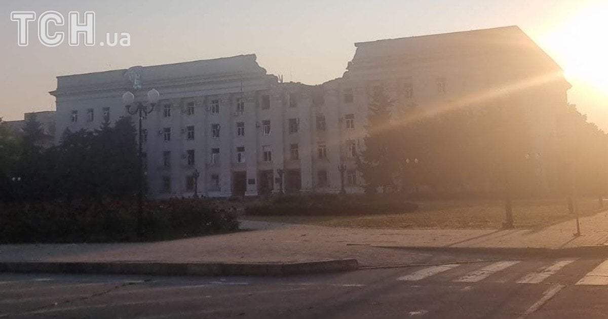 The Russians launch massive morning attack on Kherson: Guided bombs hit ...