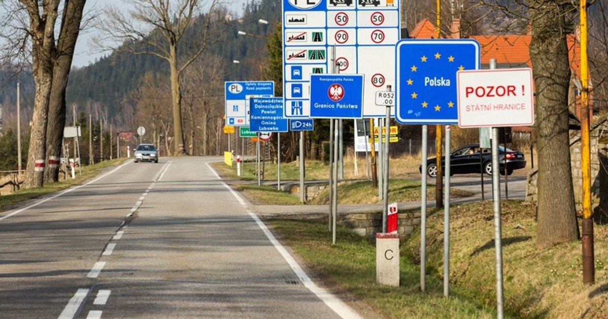 Правила виїзду дітей за кордон 2025 року — Укрaїнa