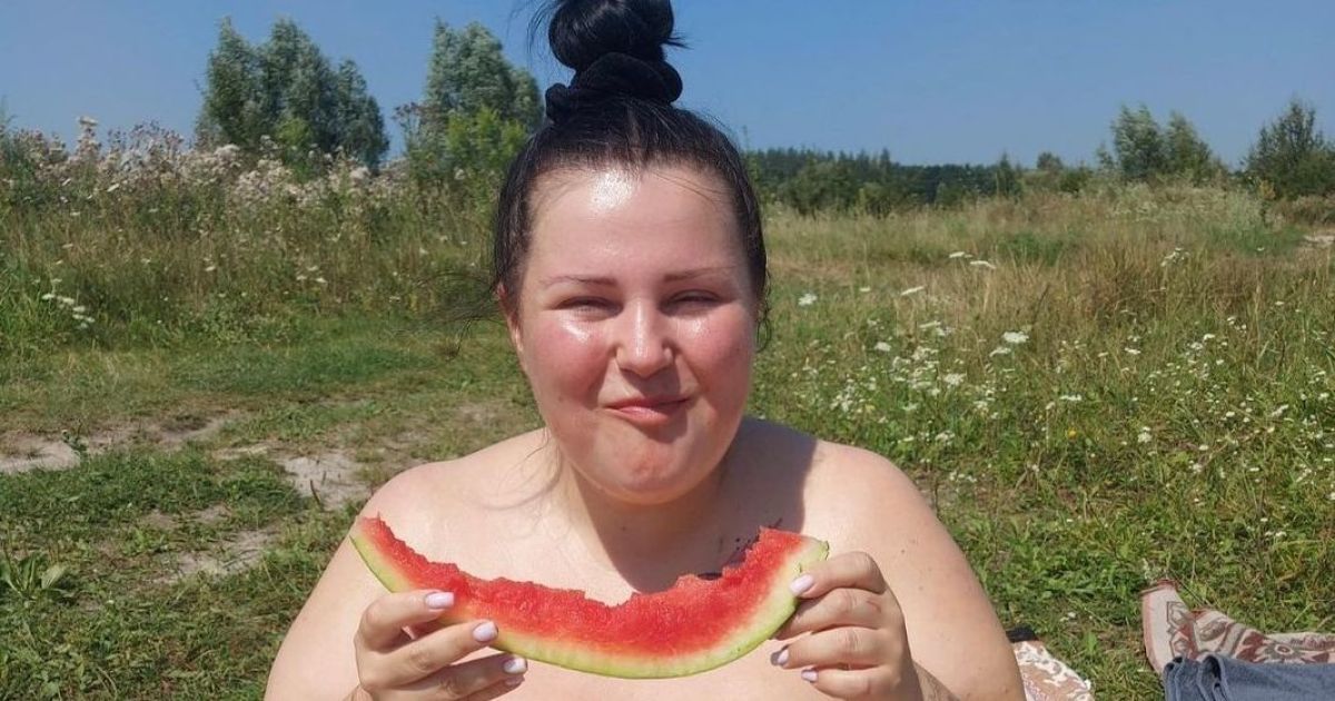 Реперша alyona alyona показала свое честное фото в бикини без фильтров и фотошопа: фото ...