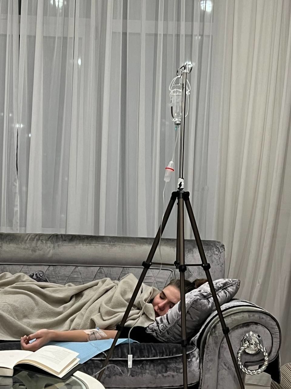 Известная украинская певица из-за ошибки врача оказалась под капельницей: фото | Новости шоу ...