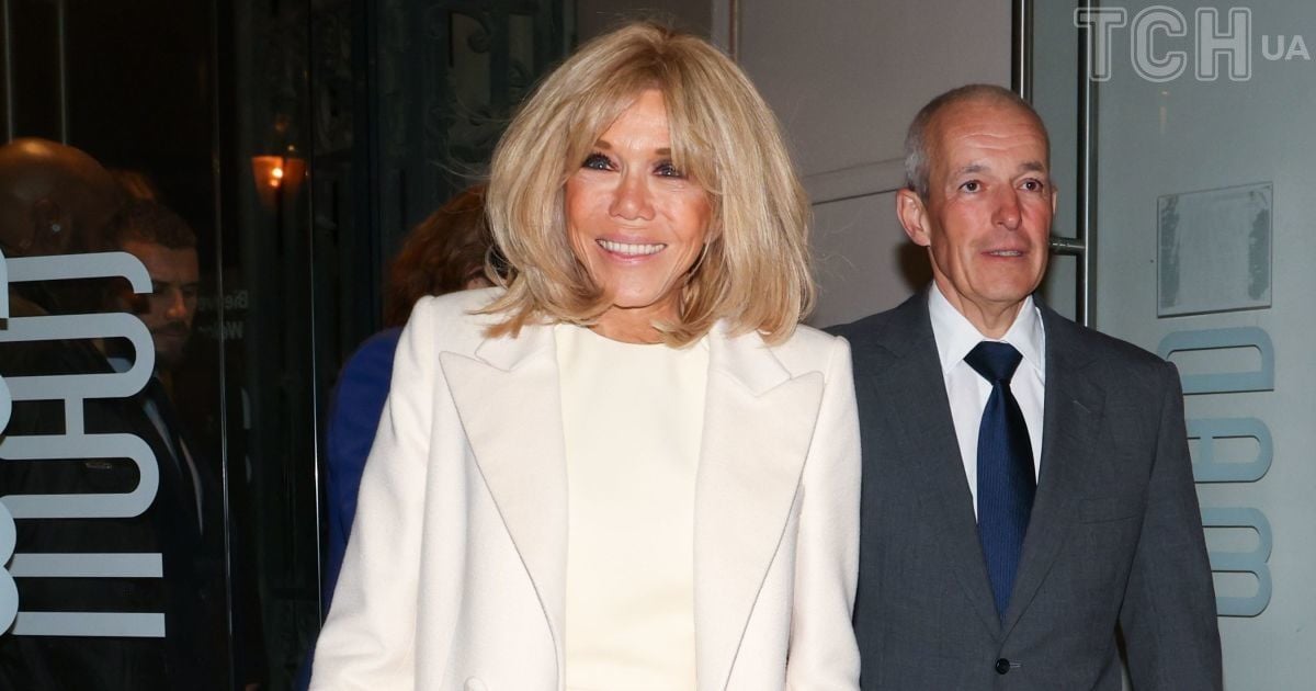 In all white: 70-year-old Brigitte Macron showed off her slender legs ...