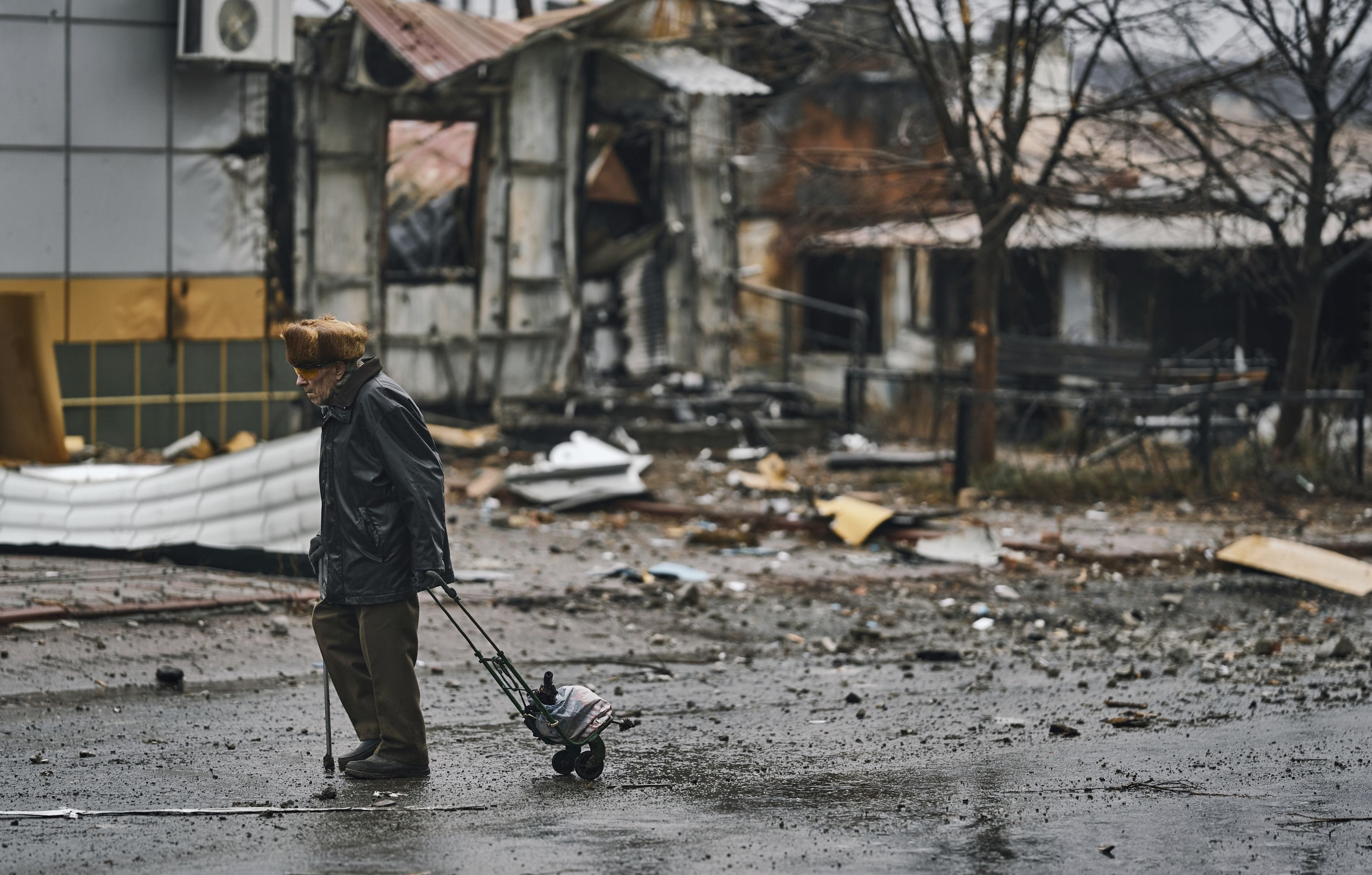 Live in a Frontline "Ghost Town": Exclusive Details from Bakhmut