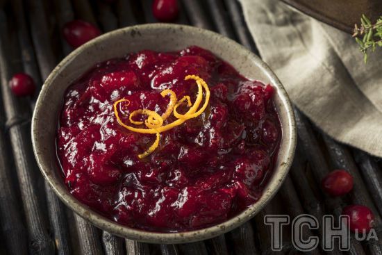 Ідеальний до м'яса: рецепт журавлинного соусу. Читайте на UKR.NET