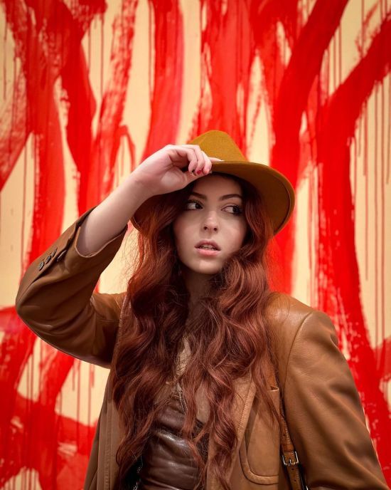 Донька Полякової зізналась скільки витрачає коштів у місяць та від