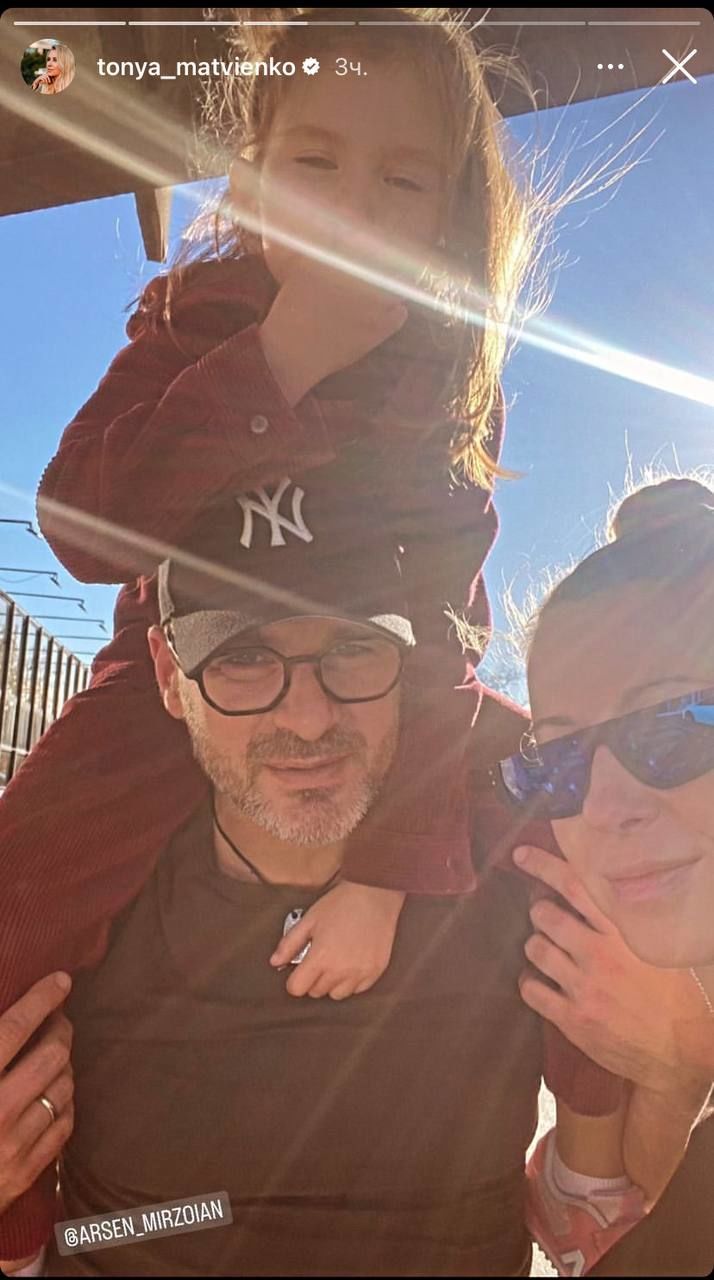 Тоня Матвиенко показала, как с дочками и Арсеном Мирзояном гуляла в ...