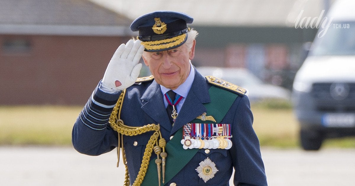 Король Чарльз посетил базу Королевских ВВС Лоссимут в Шотландии — Общество