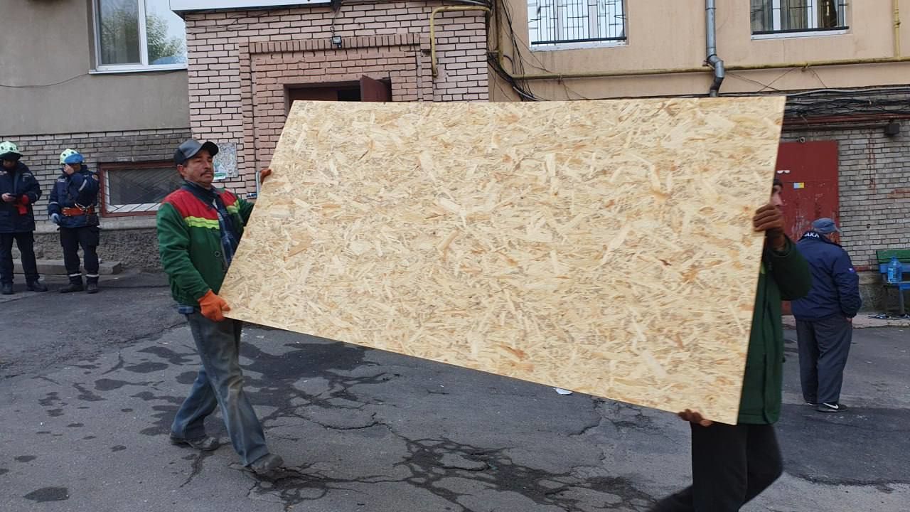 In Zaporizhzhia, more than 40 buildings were damaged after the night ...