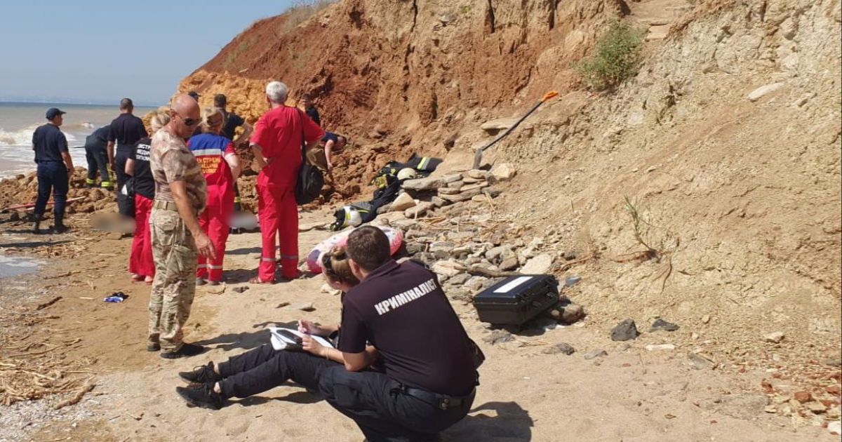 На Одещині загинув 10 річний хлопчик через обвал схилу усі подробиці