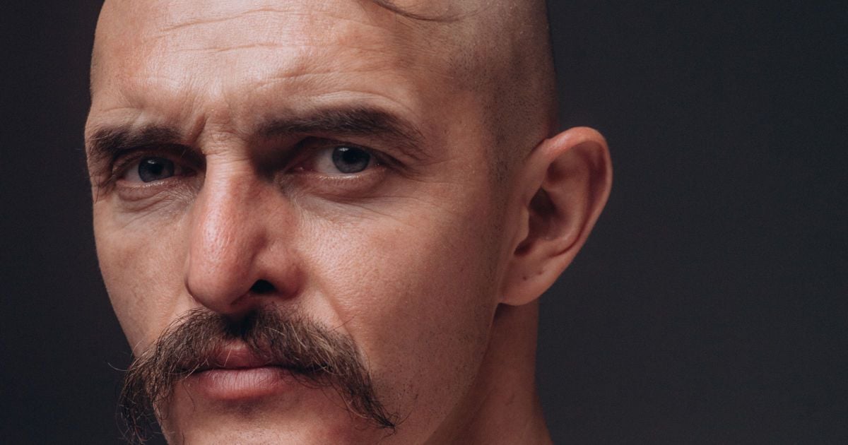 KOZAK SIROMAHA, який живе без паспорту, представив трек Засвіт встали козаченьки: фото, відео ...