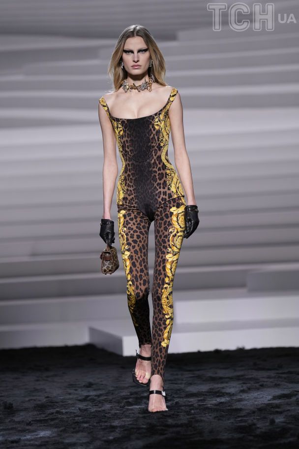 Дом Versace презентовал коллекцию осень-зима 2024-2025 в Милане - фото — Писк моды