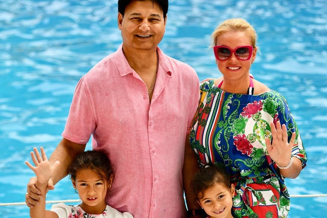 Камалія показала фото зі святкування 6-річчя донечок — Гламур