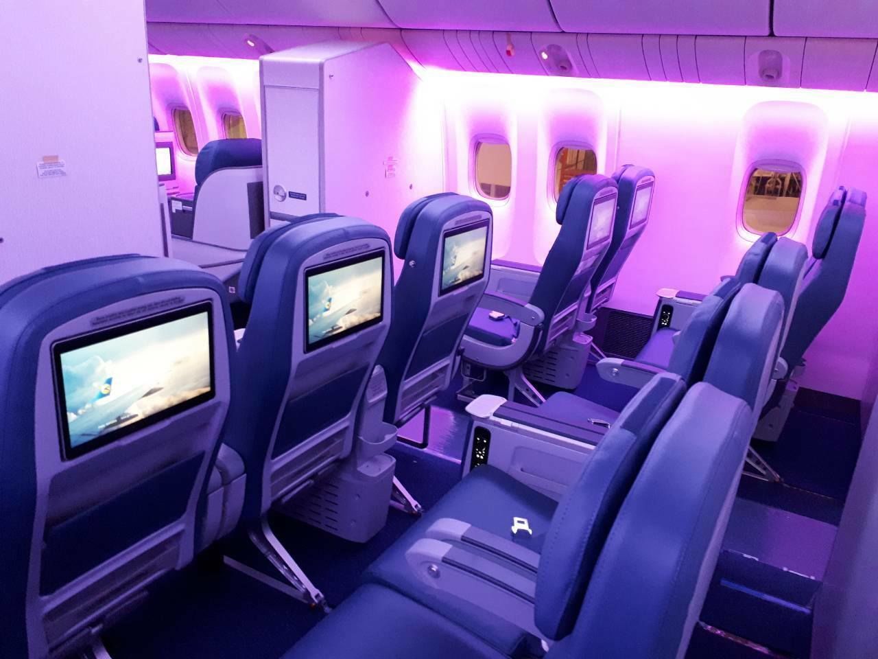 МАУ пропонує обрати пасажирам улюблене місце на борту — Туризм