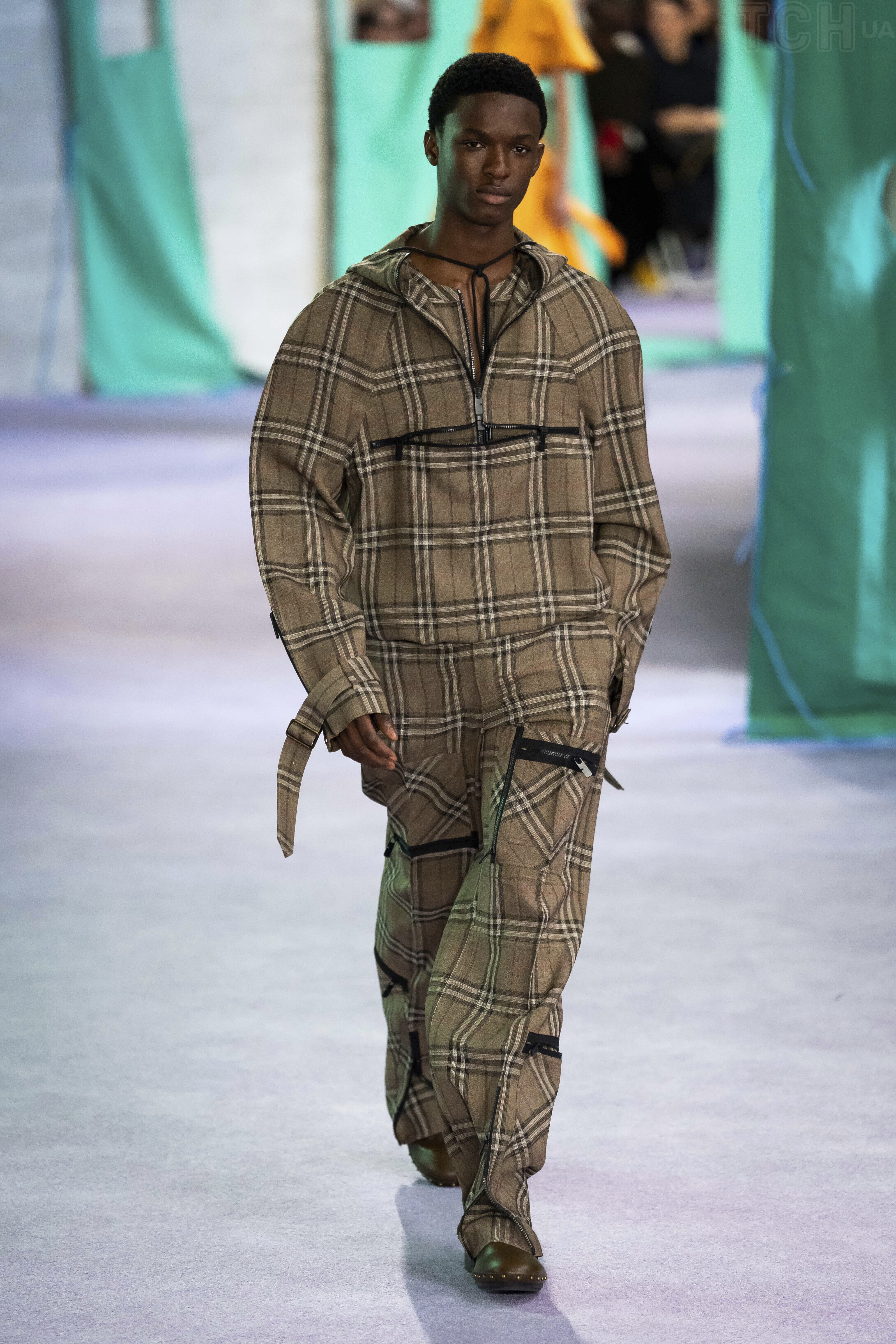 Burberry представили колекцію весна-літо 2025 у Лондоні - фото — Писк моди