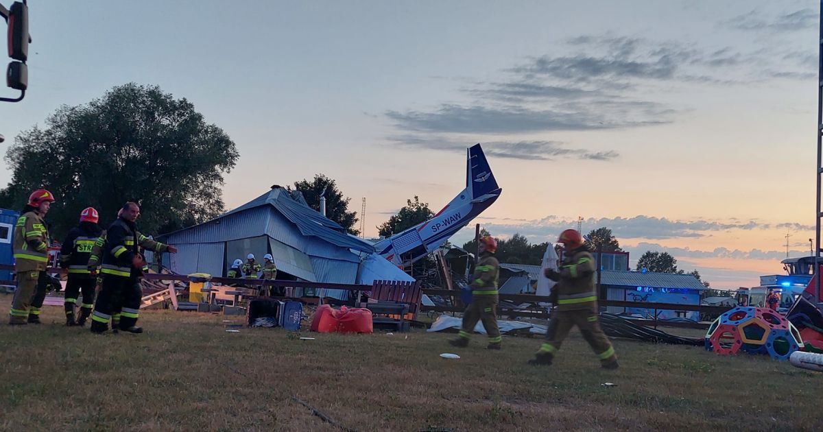 У Польщі літак впав на будівлю багато загиблих фото ТСН новини 1 1 — Світ