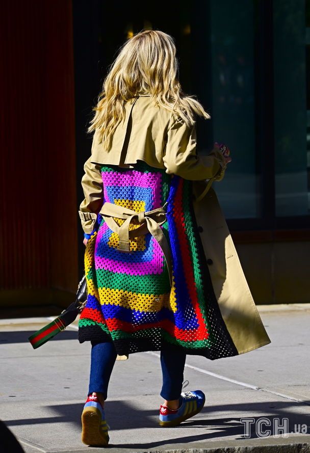 Стильна Нікі Гілтон прогулялася Нью-Йорком: фото знаменитості — Шоу-бізнес