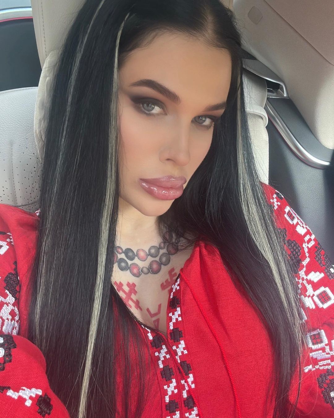 Три квартири у Києві, шуби, діаманти та особистий водій: як живе відома ...