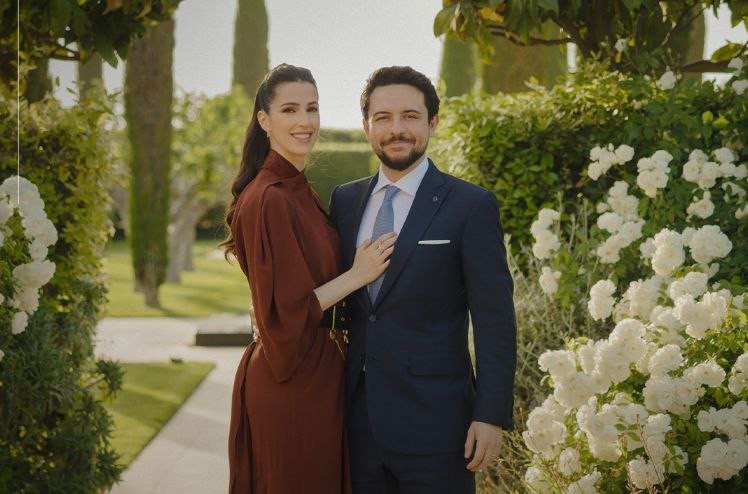 Опубликовали новый снимок кронпринца Хусейна и принцессы Раджвы — Общество