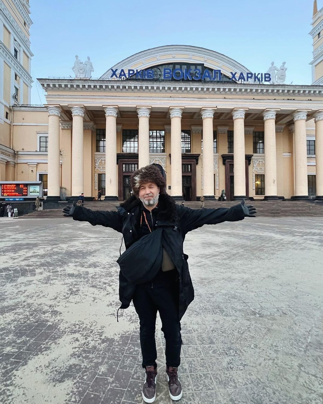 Сергій Бабкін приїхав до Харкова та виступив для військових у госпіталі ...