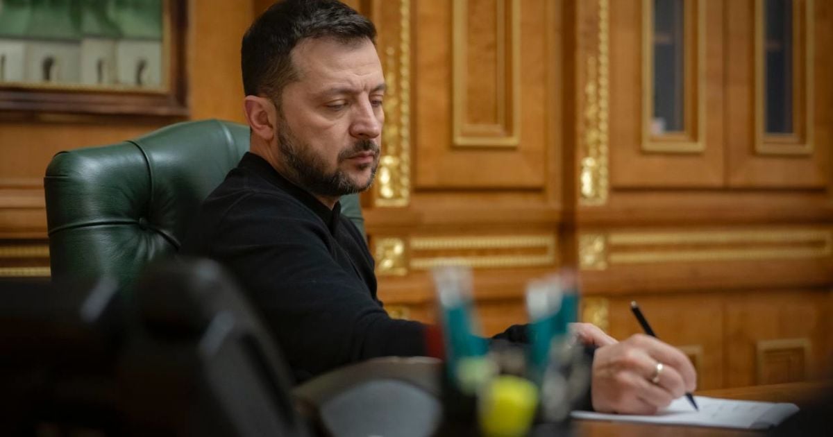 Зеленский провел телефонный разговор с Макроном - подробности — Политика