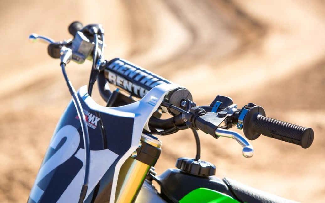 Kawasaki представила новую модель кроссового мотоцикла — Новости