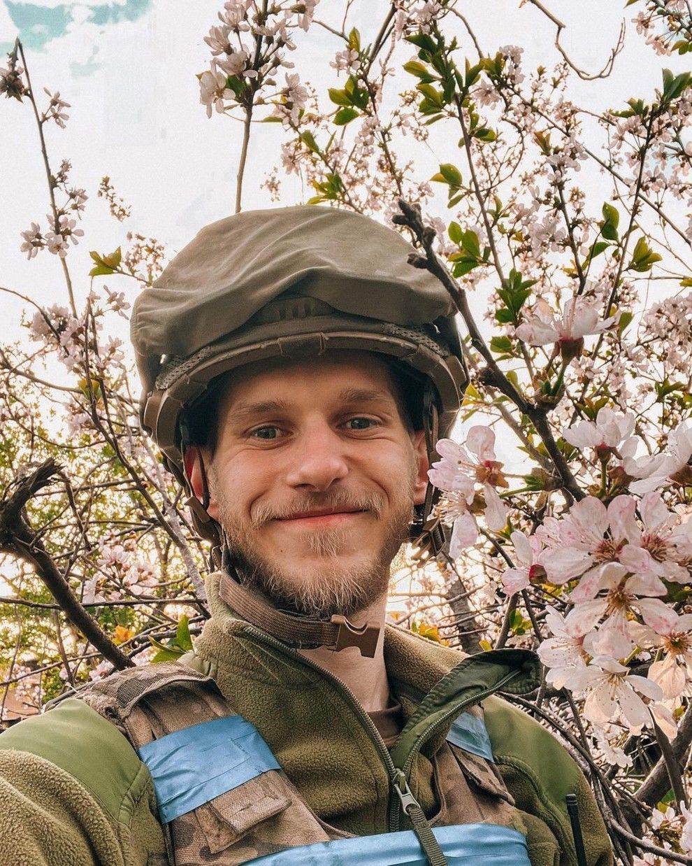 Звільнені захисники Азовсталі: що ми знаємо про українських героїв — Укрaїнa