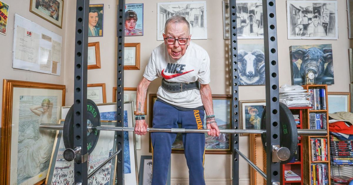 Самый сильный дедушка в мире установил новый рекорд по тяжелой атлетике ...